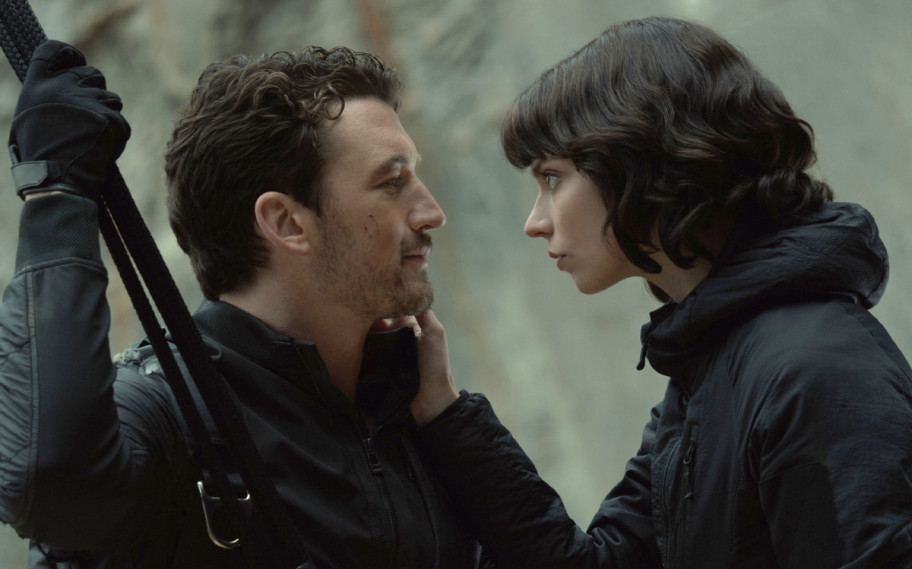 Between Mountains: la película con Miles Teller y Anya Taylor-Joy tiene tráiler en CCXP24 ...